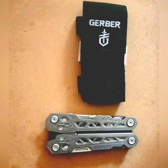 Gerber | Other | Gerber Gear Truss 7in1 Multitool With Sheath | Poshmark